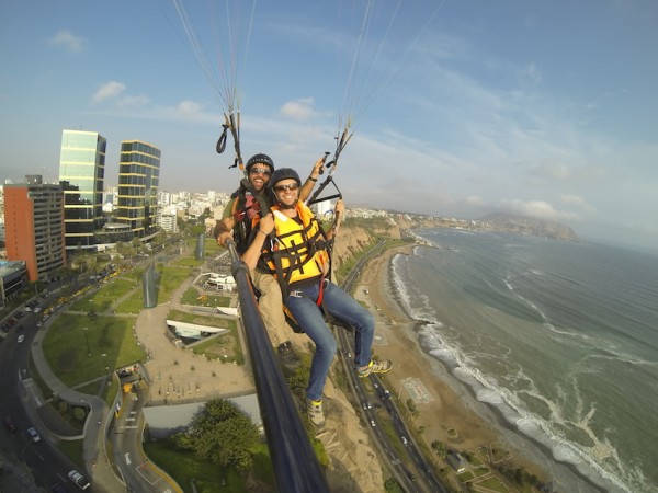 Faire du parapente à Lima, c'est possible