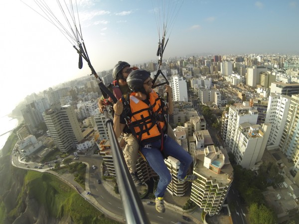 Faire du parapente à Lima, c'est possible